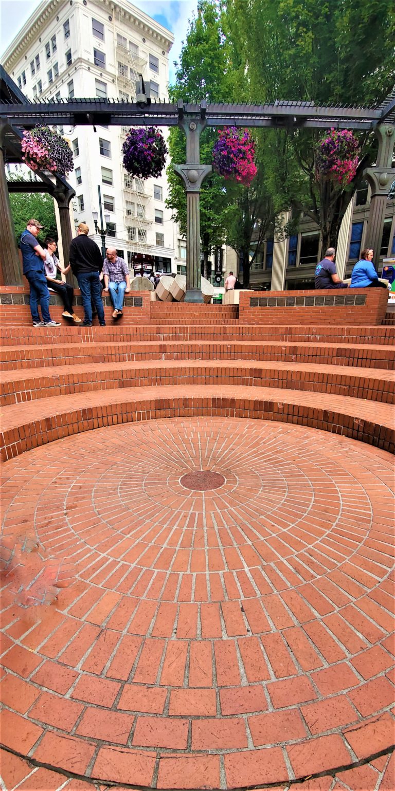 Portland: Walking Tour and New Friends - The Wanderful Moments